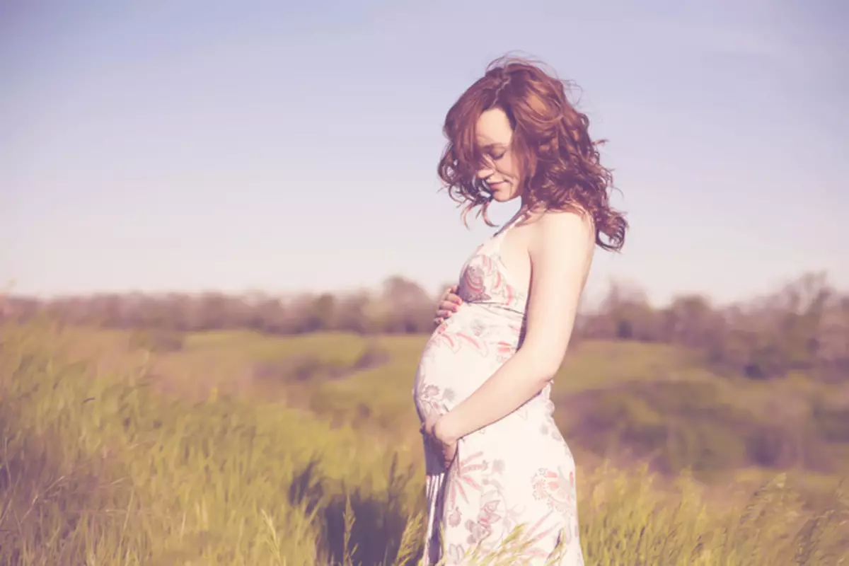 Kas negali būti nėščia: kosmetikos ir grožio procedūros 1013_1