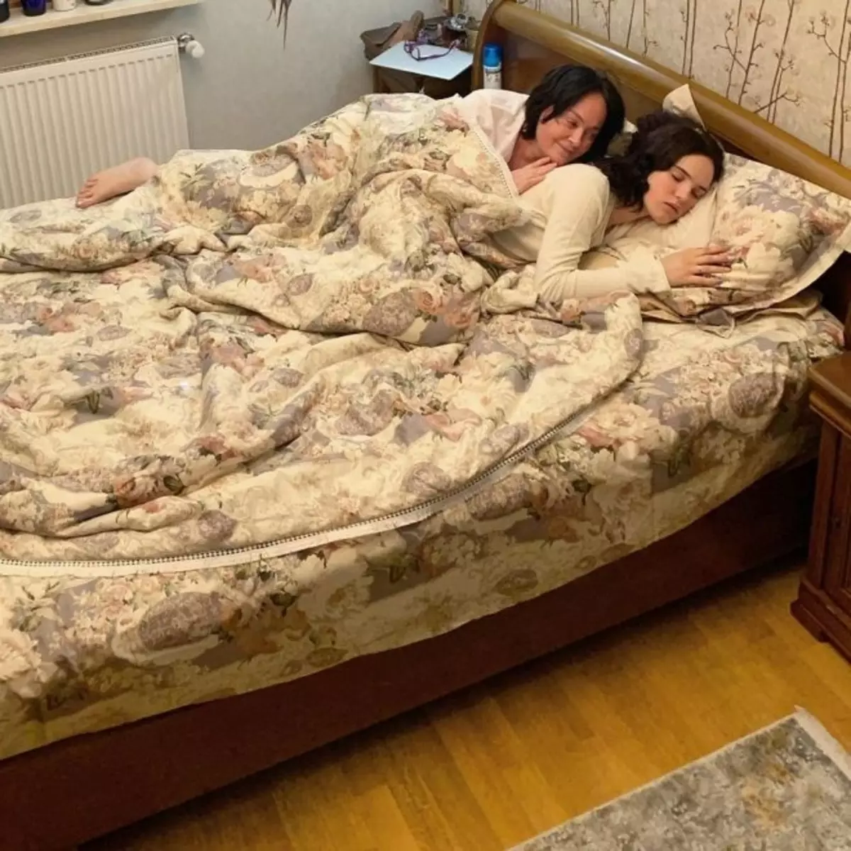 Larisa Guzeeva zeigte einen Rahmen aus einem Heimvideo, auf dem ihr Sohn völlig krumb ist 1020973_7