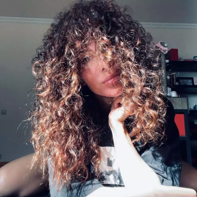 Anna Sedokova atingiu fãs com uma foto, como o cabelo dela parece sem colocar 1128083_2