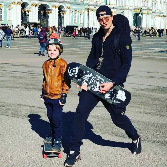 6-godišnji sin Maxim Matveyeva vozi tata na ploči 112974_2