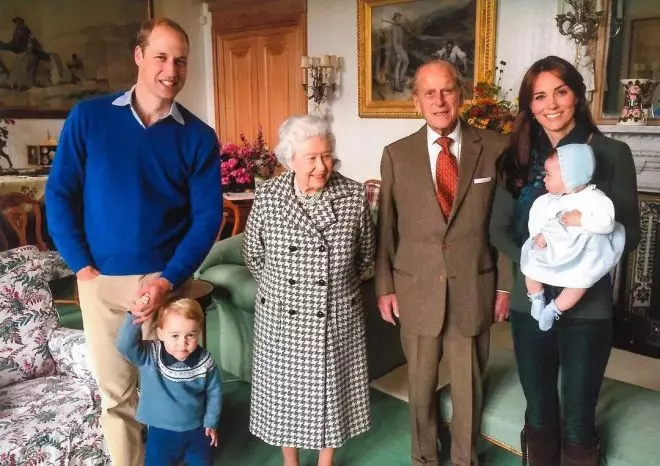 Buckingham Palace gepubliseer unieke portrette Elizabeth II en Prince Philip met groot-grand 1129900_3