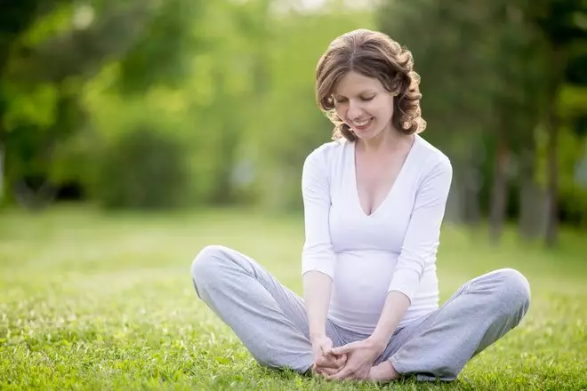 Yoga fun awọn aboyun