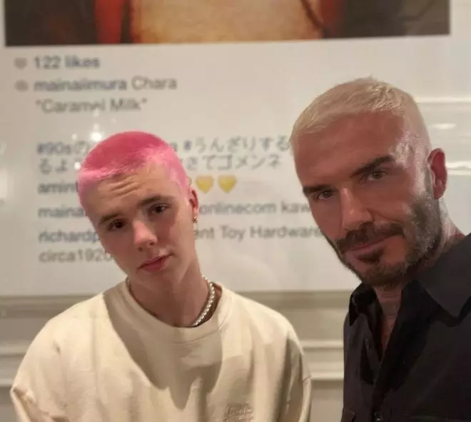 David Beckham și fiii lui au fost loviți de coafuri de culori extreme 11393470_3