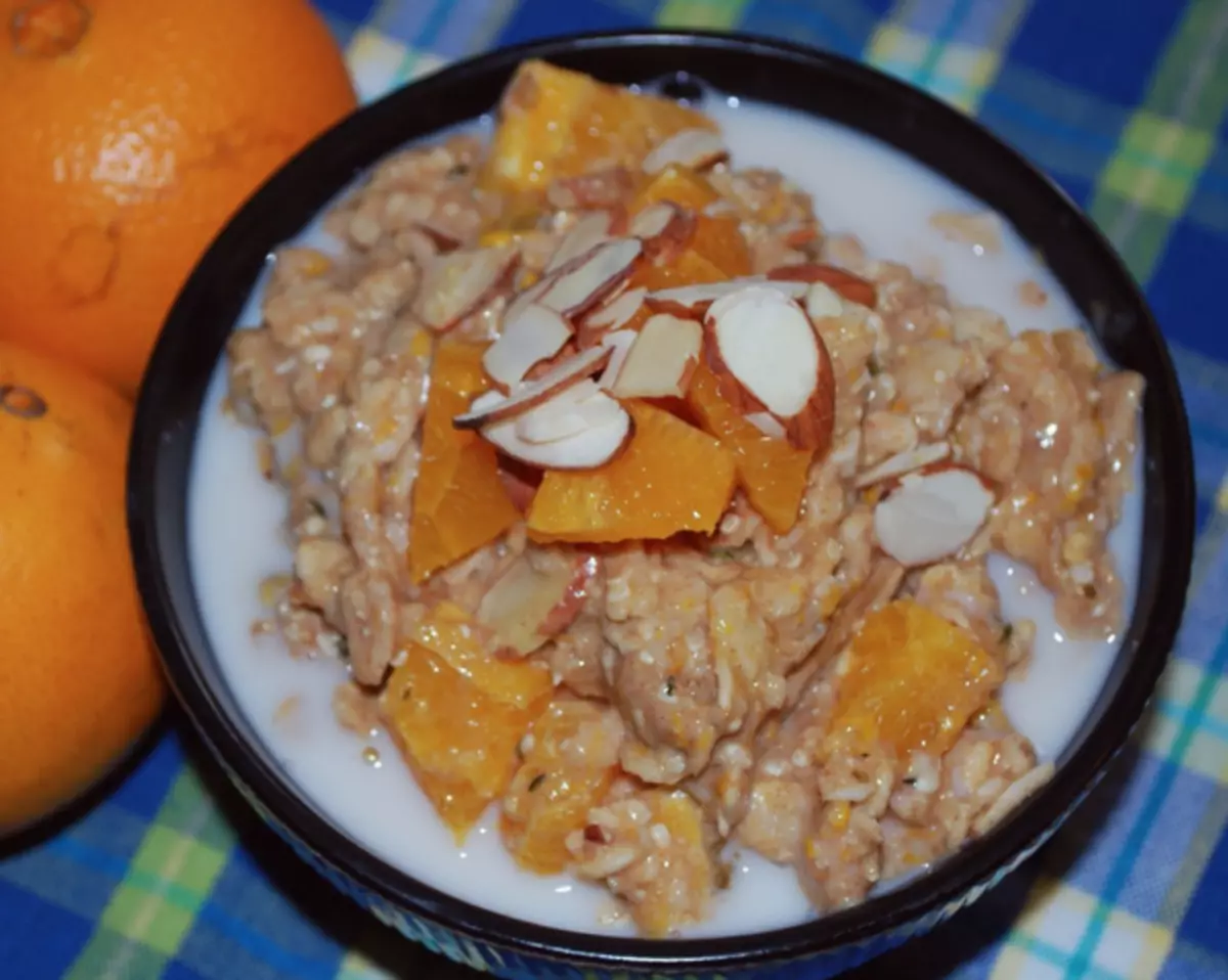 Oatmeal nwere oranges