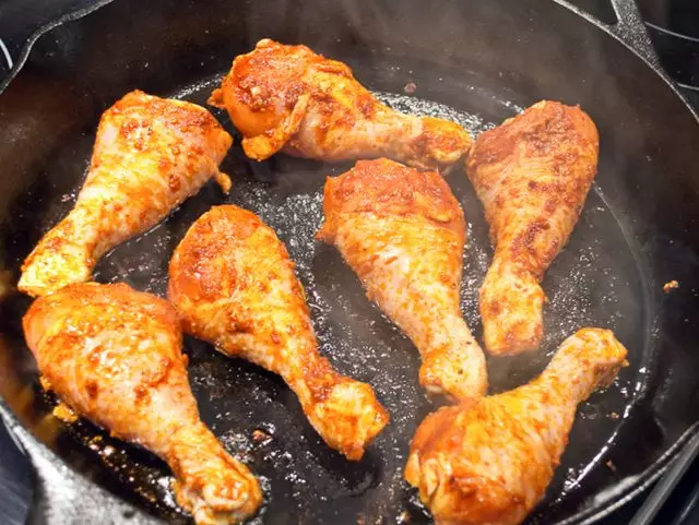 Kyllingoppskrifter i en panne