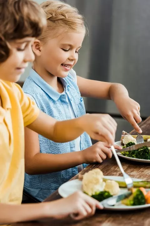 Nutrició equilibrada i recepció oportuna de vitamines i minerals en nens petits