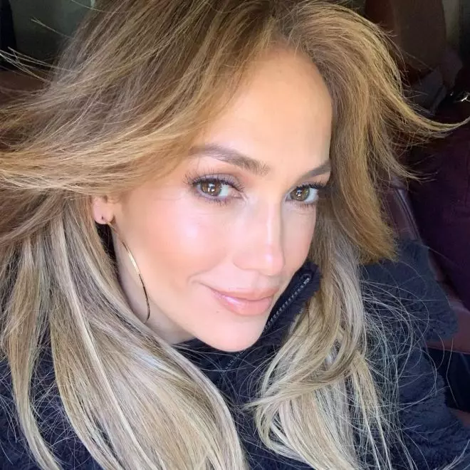 Jennifer Lopez อธิบายว่า 51 มีลักษณะอย่างไรใน 35 11415672_2