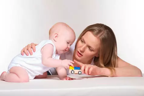 Johnson's® бебето помага да се грижи за здравјето на децата 11416744_2