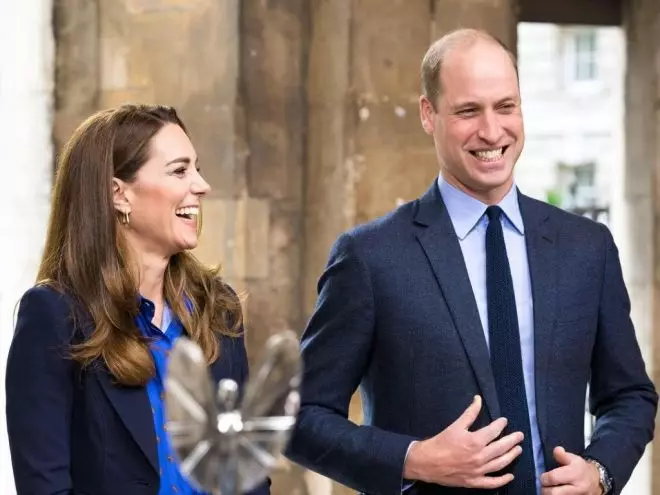 Kate Middleton na Prince William na watoto kwenye picnic - video 1154184_1