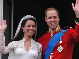 An Chamomile is daoire: Rinne Prince William bronntanas speisialta do Kate Middleton ar chomóradh 10 mbliana na bainise