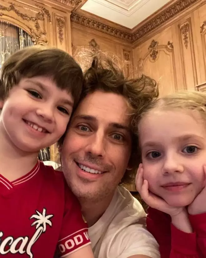 Maxim Galkin ha organizzato una figlia una lezione divertente sul floristica - Video 1168535_1