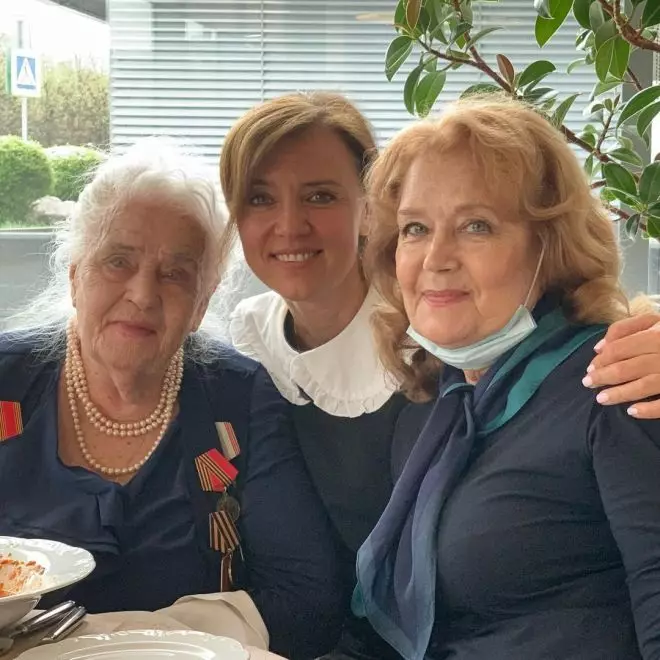 Daria Rotarynova met mama en dochter ziet eruit als klonen 1170278_6