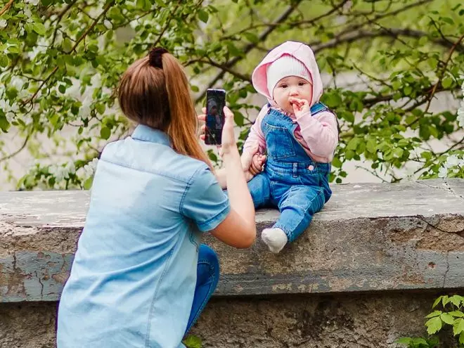 Mga ideya sa dili kasagaran nga mga litrato nga adunay mga bata nga mahimo nimo sa usa ka smartphone camera 1195387_1