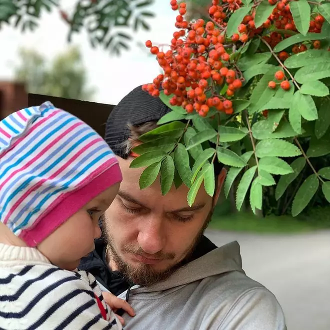 Lera kudyvegsevava huet e Mini-Film iwwer d'Liewe mam iGor Mabaroun - Video gewisen 1223308_6