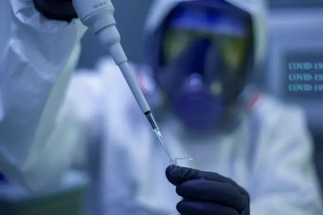 Ekspertai pasakė, ar Rusijos vakcinos iš Coronavirus įtakoja vaisingumą 1234038_1