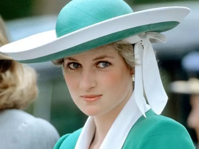 Cousin Princess Diana, gəncliyinə aşiq olduğu kimsəyə bildirdi 1250245_1