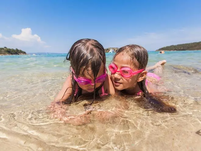 5 σημαντικοί κανόνες που πρέπει να τηρούνται για ενήλικες και παιδιά στην παραλία 1268473_4