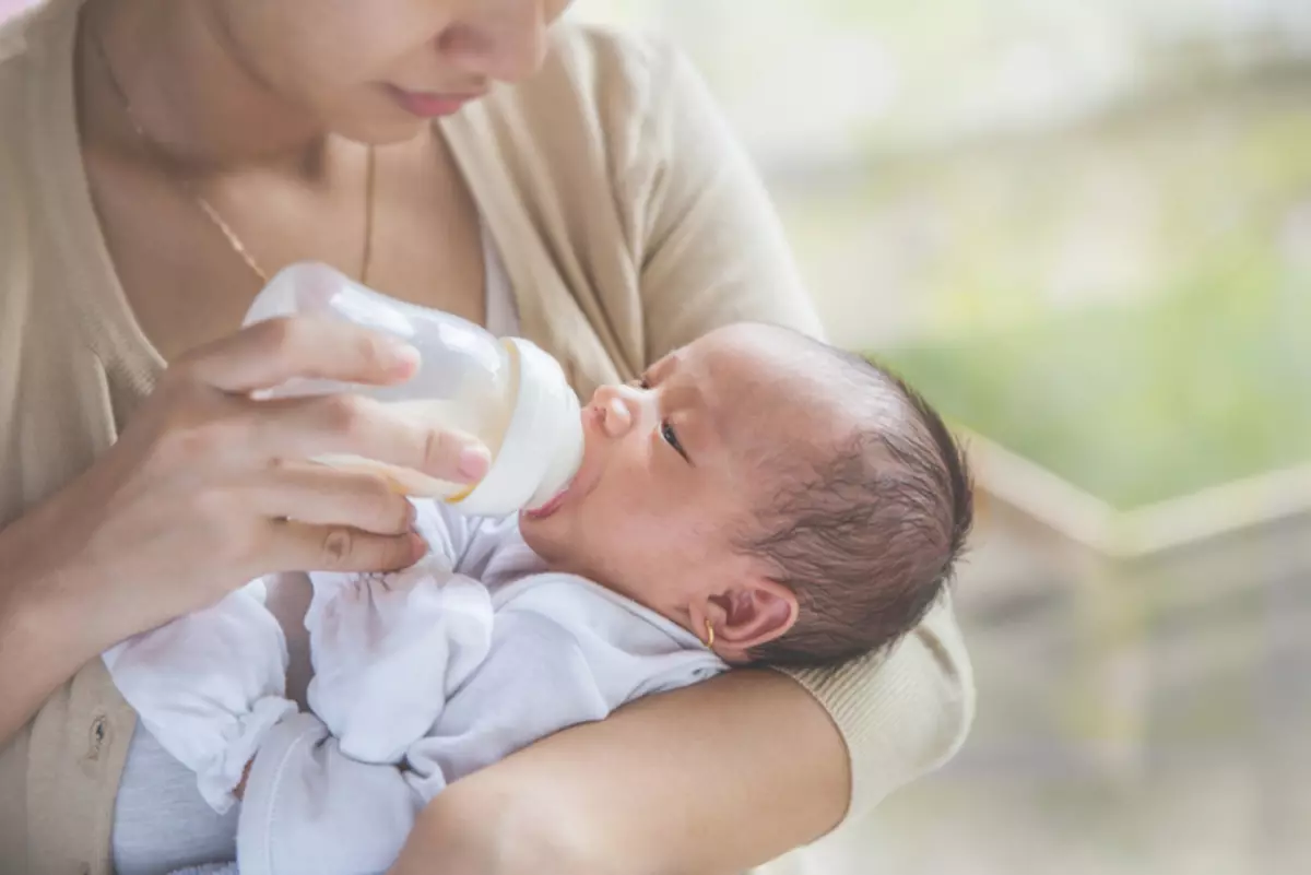 對嬰兒的混合物過敏 - 該怎麼做