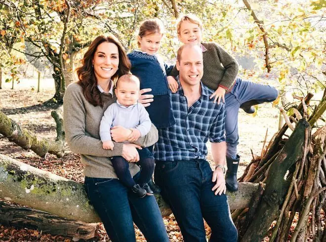 Kate Middleton és William herceg gyerekekkel