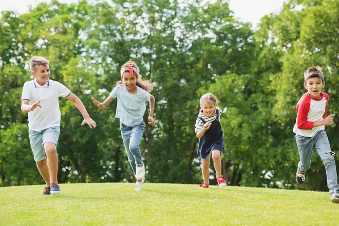 Juegos infantiles en la naturaleza para niños desde el nacimiento y mayor. 145916_5