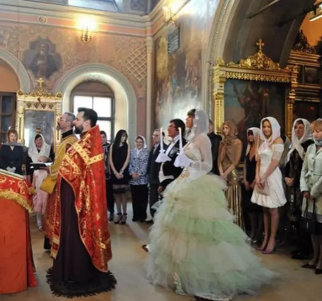 पोलिना डिब्रोवा ने शादी के दिन की 10 वीं वर्षगांठ के सम्मान में दुर्लभ तस्वीरों को साझा किया 146130_4