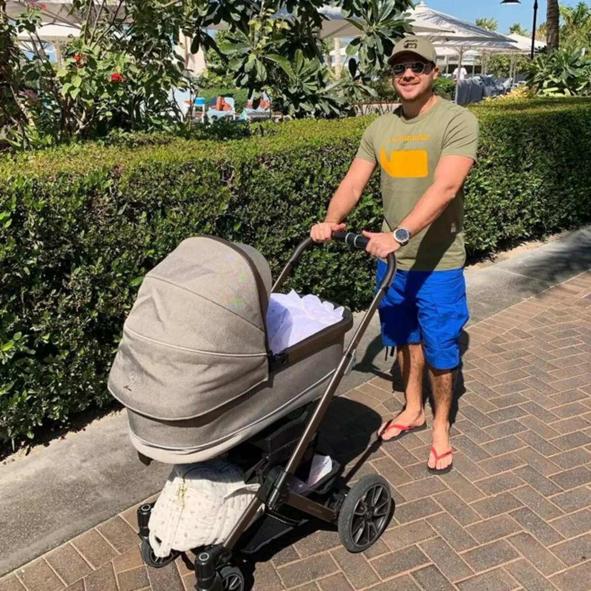 Son Emin Agalarova leads a convertible 180878_2