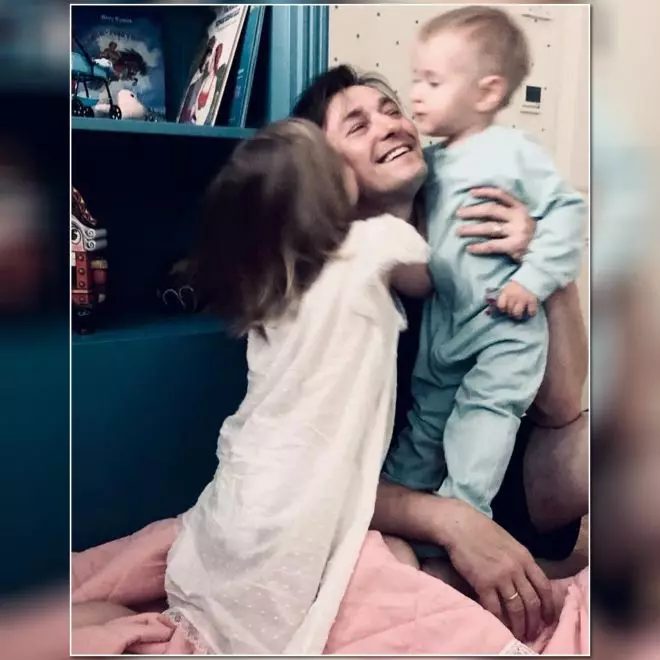 Sergey Bezrukov berkongsi tembakan emosi dengan anak lelaki dan anak perempuannya 1956_3