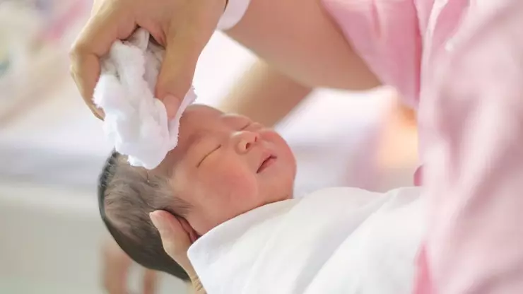 Med forstoppelse i nyfødte brug enemas med vaseline olie
