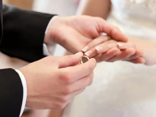 18 жил хүрэхээс өмнө гэрлэлтийг хэрхэн дүгнэх боломжтой вэ?