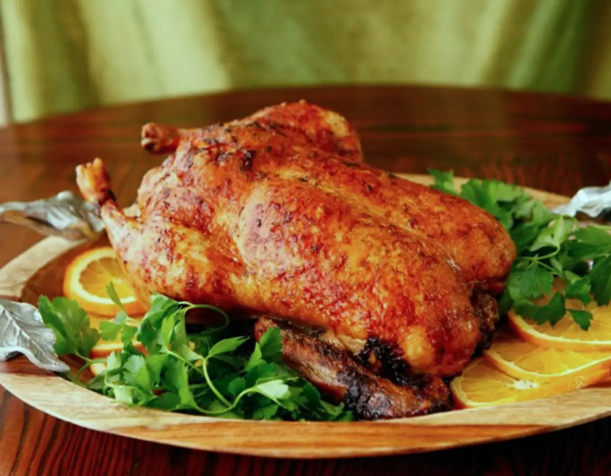 How to cook duck in the oven - the best recipes baked in the oven