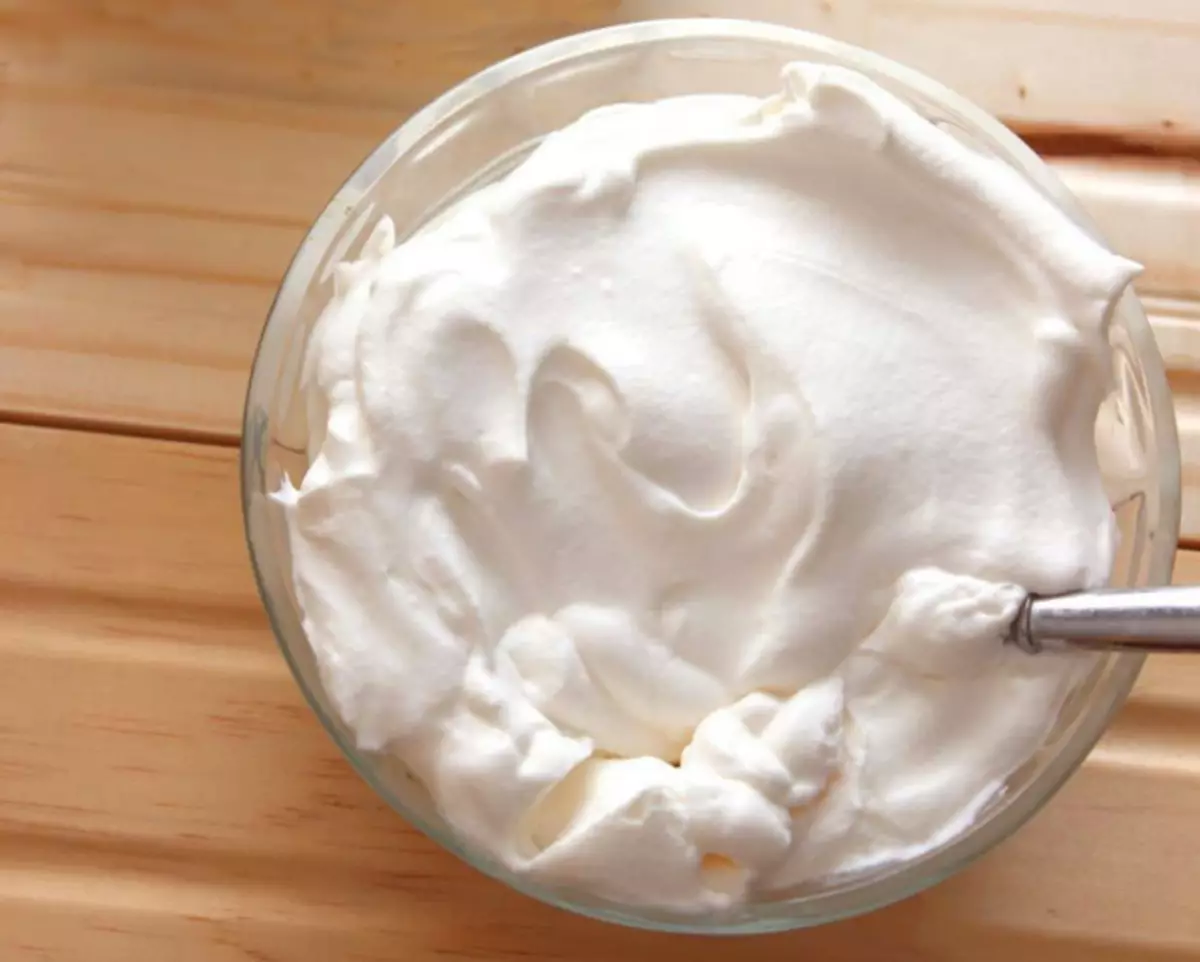 Giunsa pagluto ang cream gikan sa Muscarpone - Mga Resipe sa Gastless Cream gikan sa Mascarpone alang sa mga panam-is sa balay