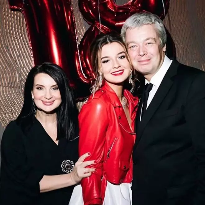 Ekaterina Strizhenova with her husband and daughter Alexandra