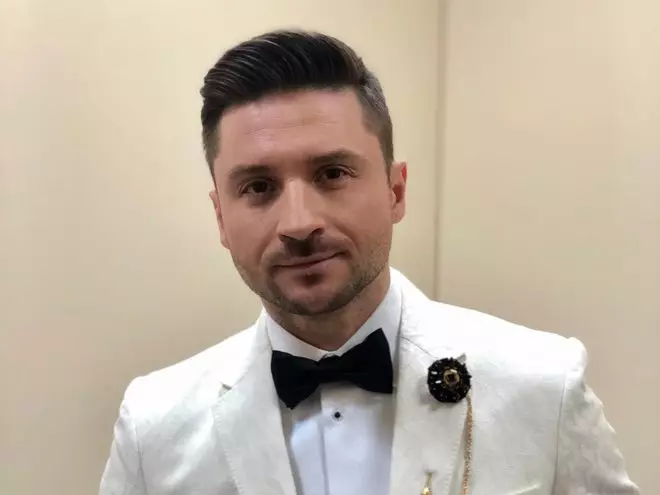 Sergey Lazarev sýndi son sinn safn af tónlistarverðlaunum sínum 228874_1