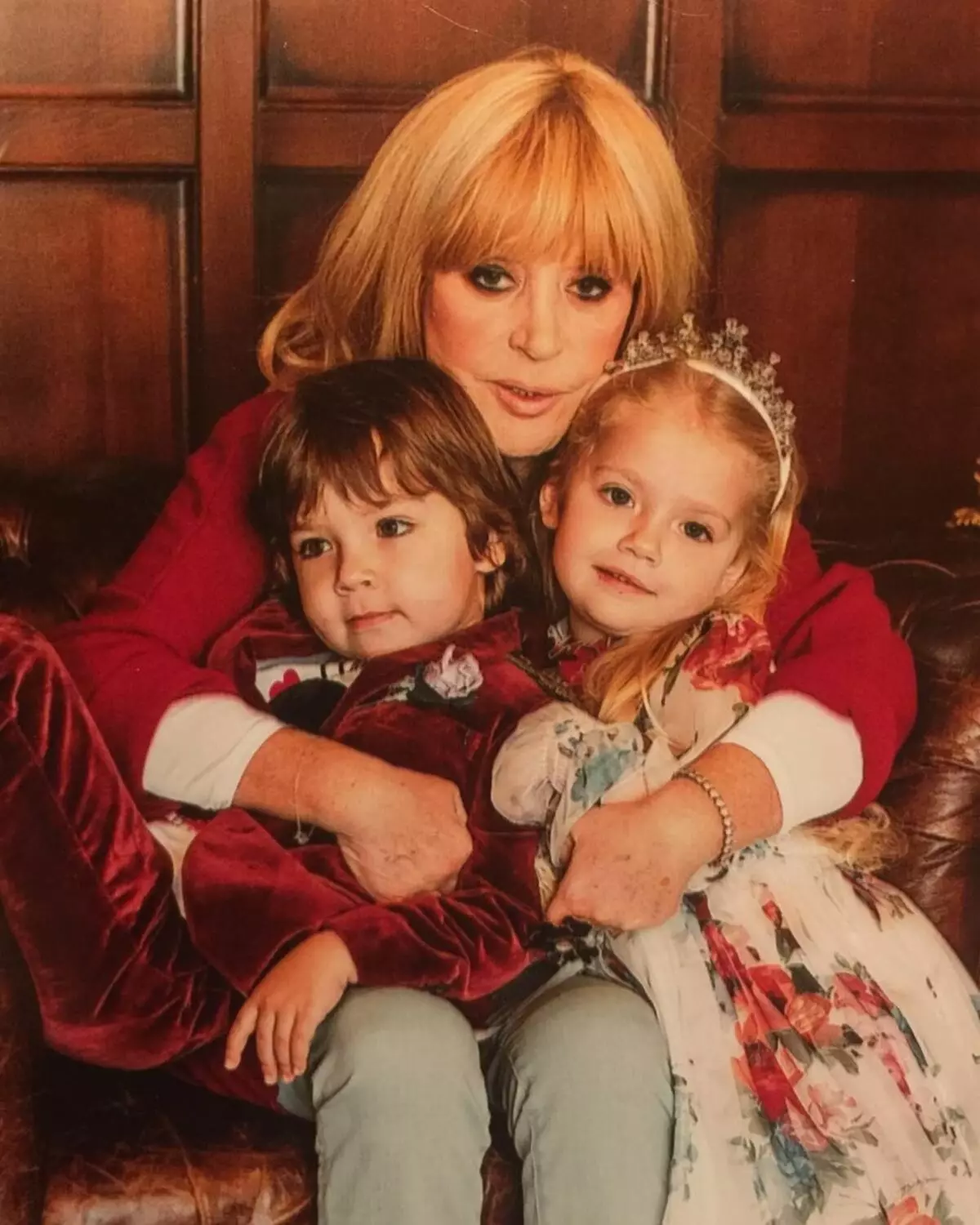 Seperti Pugacheva dan anak-anaknya sedang bersedia untuk Paskah 22981_2