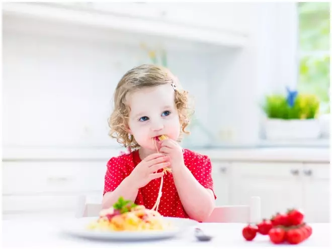 Nota de mamá: una deliciosa pasta en una mano de ambulancia