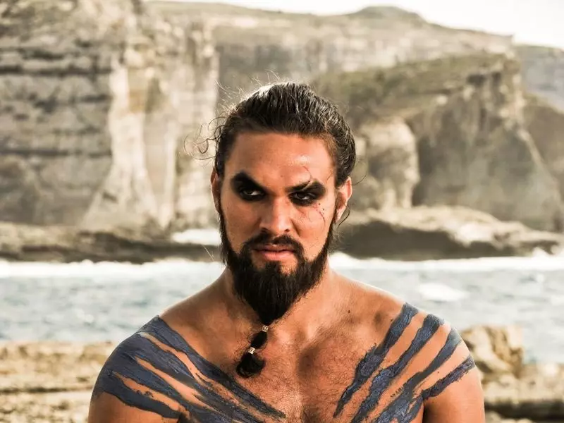 Ĉi tiu ne estas la ludo de la Trono: la filino de Jason Momoa konkeras montojn! 27314_1