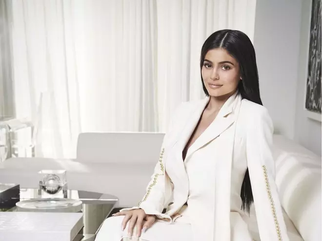 Insta Momka Kylie Jenner rompeu a marca discográfica Zuckerberg