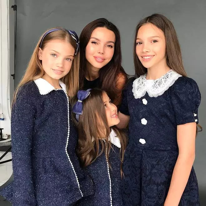 Oksana Samoilova con hijas