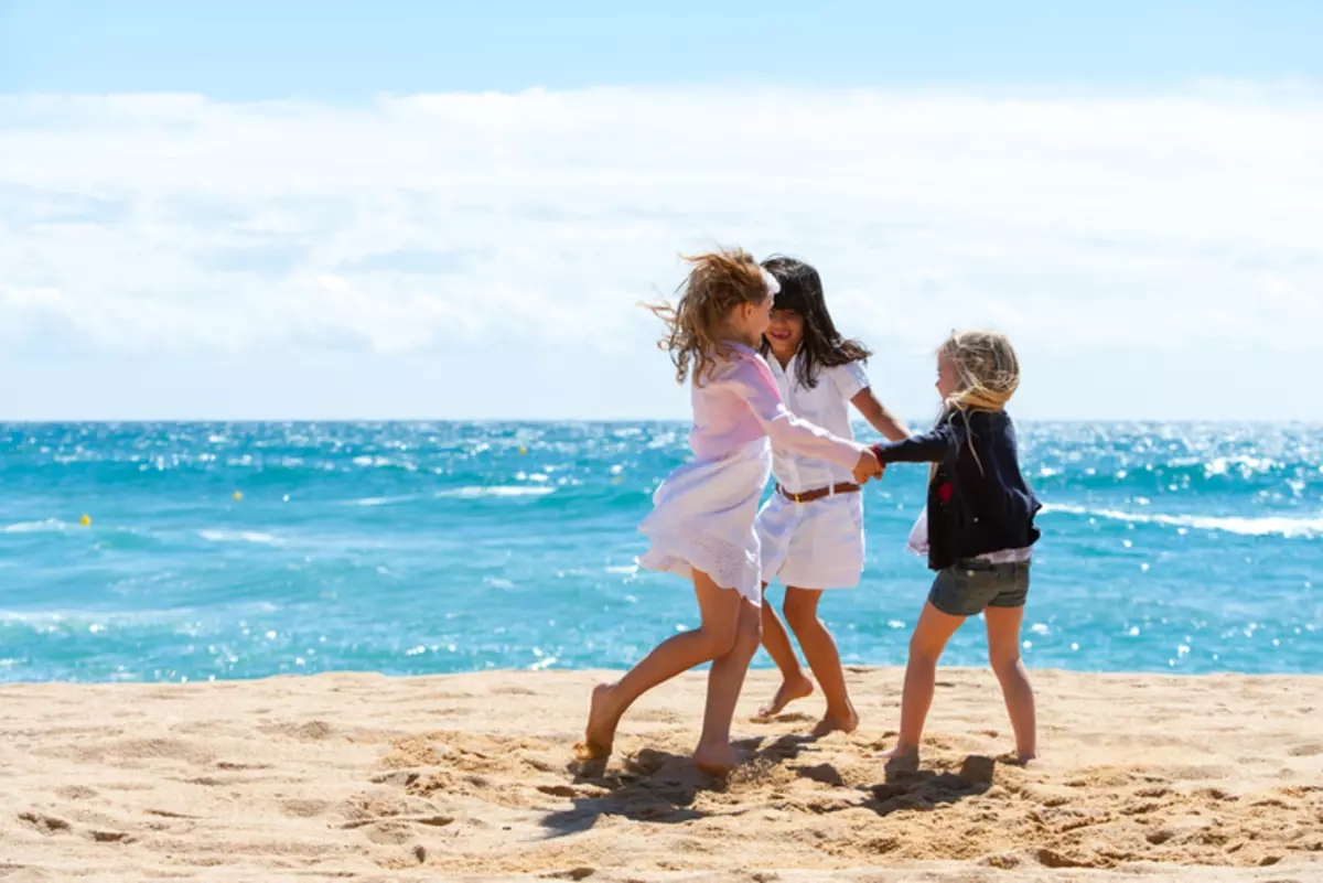 Bambini in mare