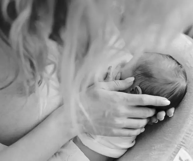 Svetlana Loboda with a newborn