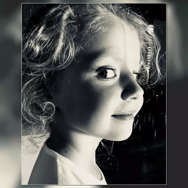 Alla Pugacheva compartió una hermosa foto de la hija de Liza. 311485_3