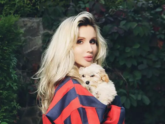 Svetlana Loboda va mostrar un marc rar amb les dues filles 312392_1