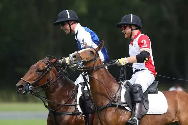 Megan Markle an dem Kate Middleton mat Kanner koumen op de kinnekleche Match op Polo 315913_1