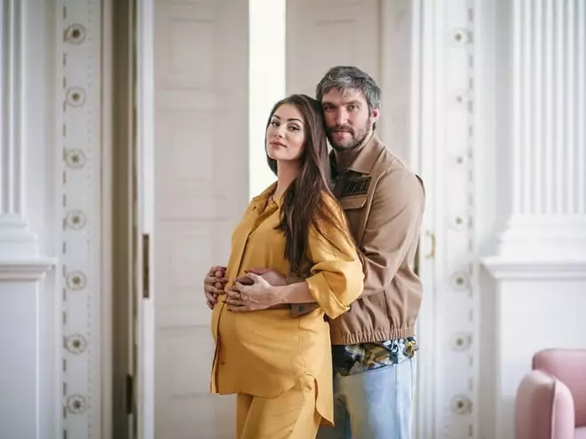 Alexander Ovechkin và Anastasia Shubskaya đã trở thành cha mẹ