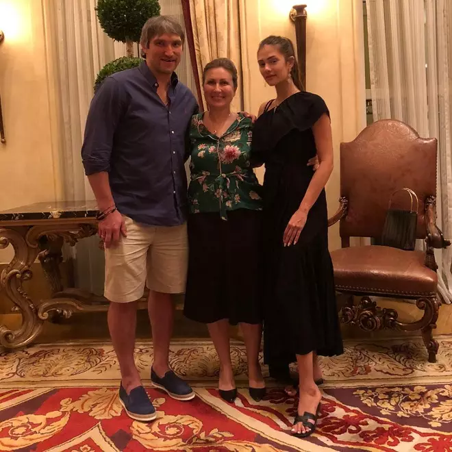 Alexander Ovechkin og Anastasia Shubskaya ble foreldre 31685_5