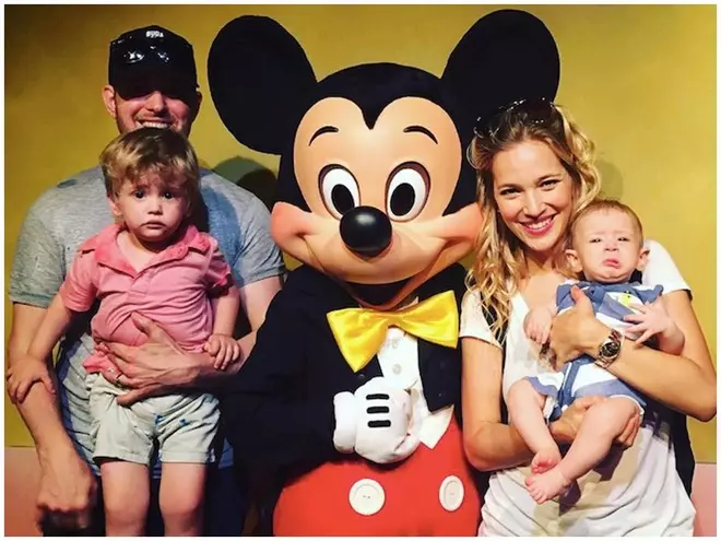 Michael Buble மற்றும் Louisana Lopilato குழந்தைகள் உடன்