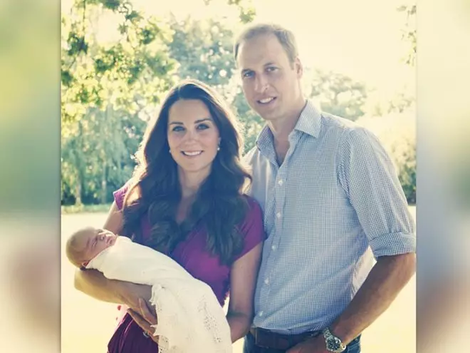 1 साल के जन्म में राजकुमार जॉर्ज का आधिकारिक चित्र