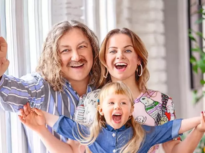 Igor Nikolaev con su esposa e hija.