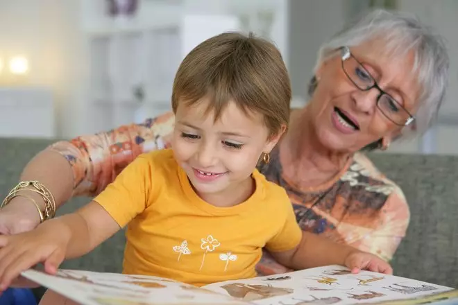 Il-nanna hija tagħbija bħal din bit-tarbija? 328646_3