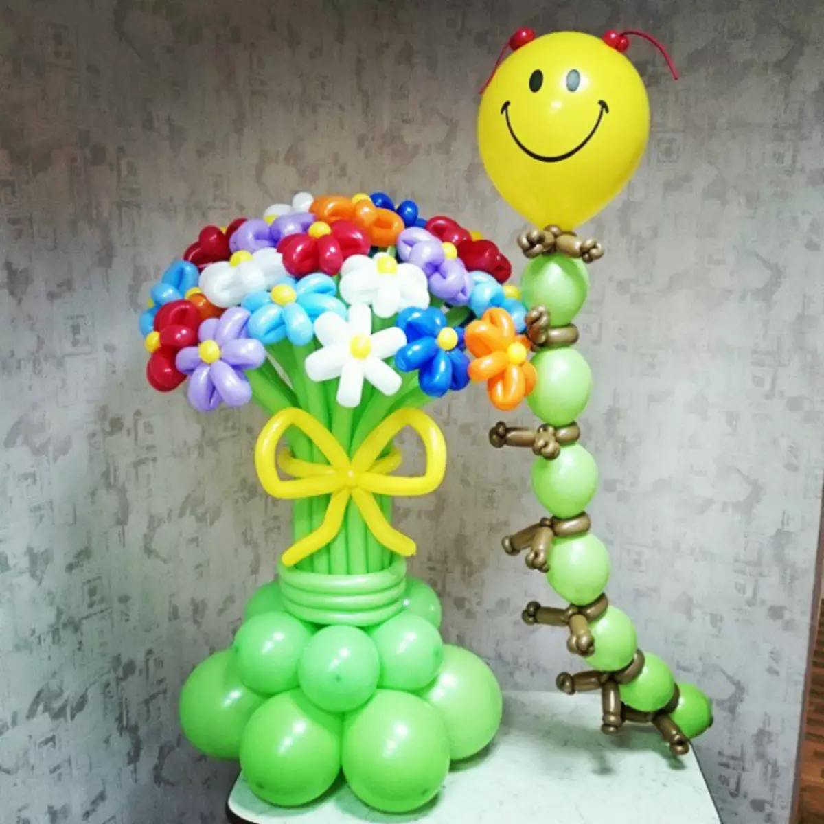 Bee, Caterpillar dhe 13 ide të lodrave nga balona 32931_12